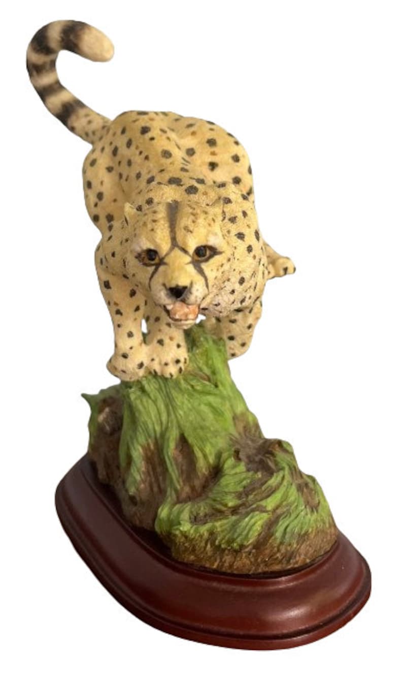 Realistic Cheetah Statue Leaping off Jungle-lifelike Leopard Figurine ...