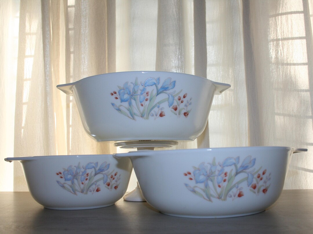 Vintage Pyrex Collection Blue Iris Three Nesting Kitchen Bowls With ...