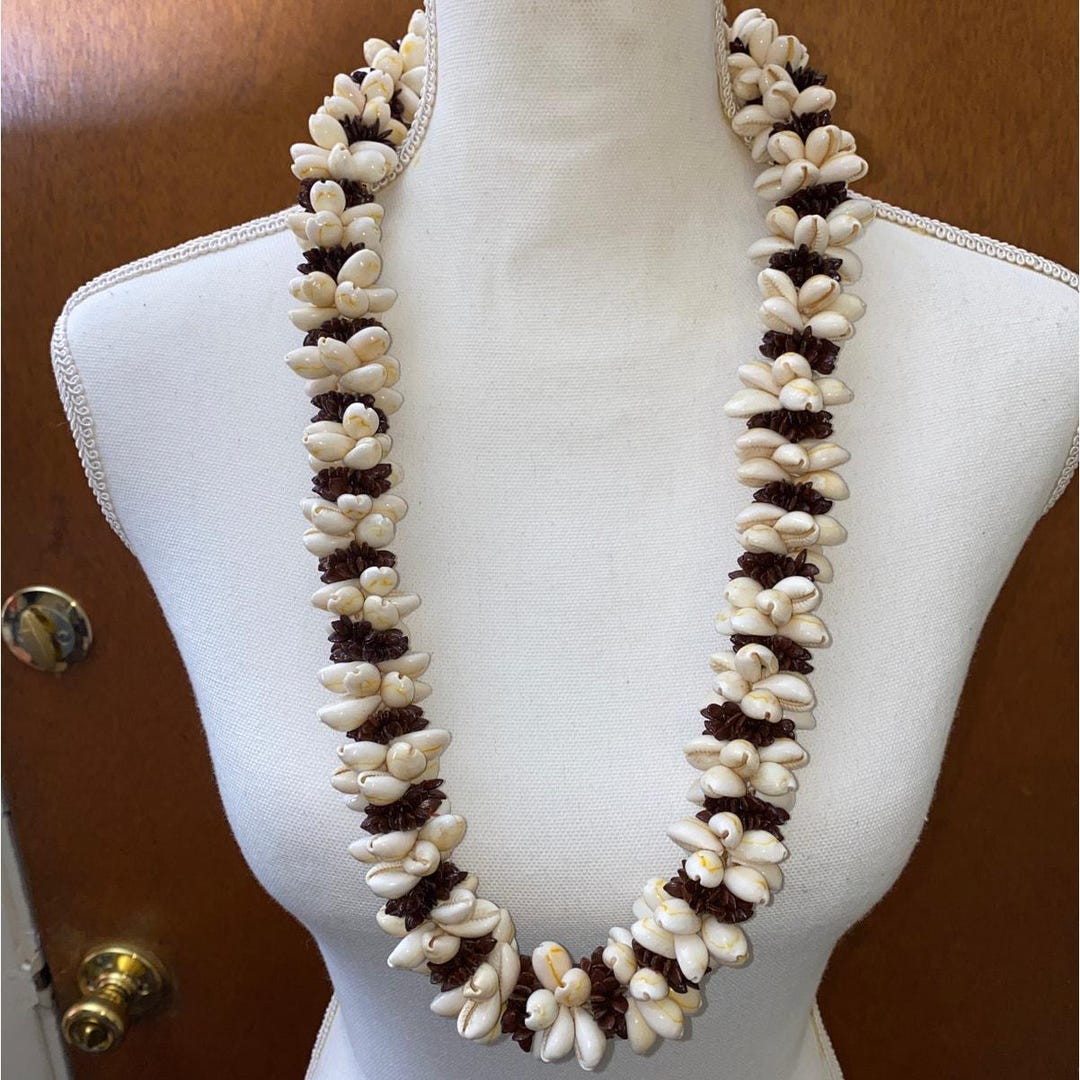 Hawaiian Cowrie Shell Koa Seed Lei Necklace Vintage 32” Beautiful ...