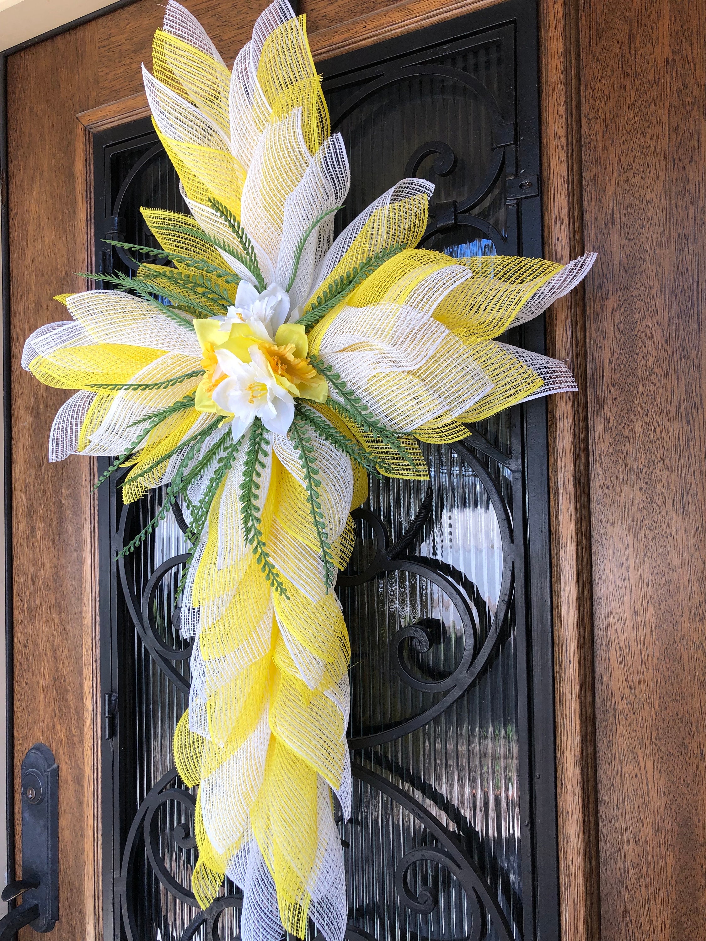 Cross Wreath for Front Door, Spring Wreath, Religious Wreath, Daffodil ...