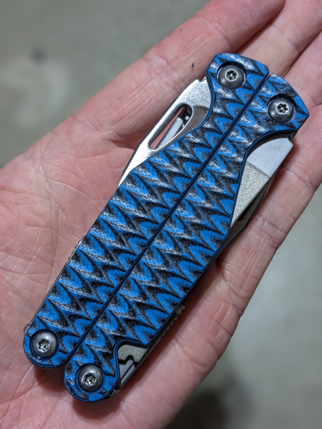 SCALES ONLY - Leatherman Charge G10 Scales Red/black -torx Screws - Etsy