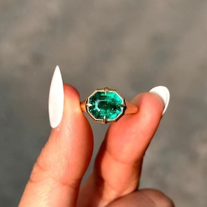 5 CT East-west Set Green Emerald,compass Prongs,bezel Set Solitaire ...