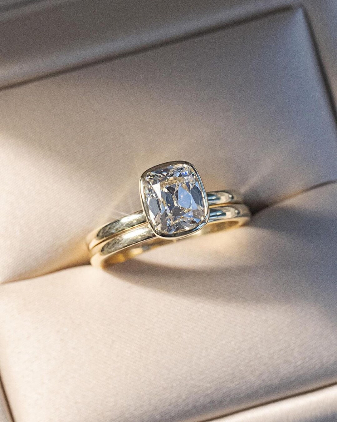 Antique 2.75 CT OMC Cushion Cut Wedding Ring Set,bezel Set Moissanite ...