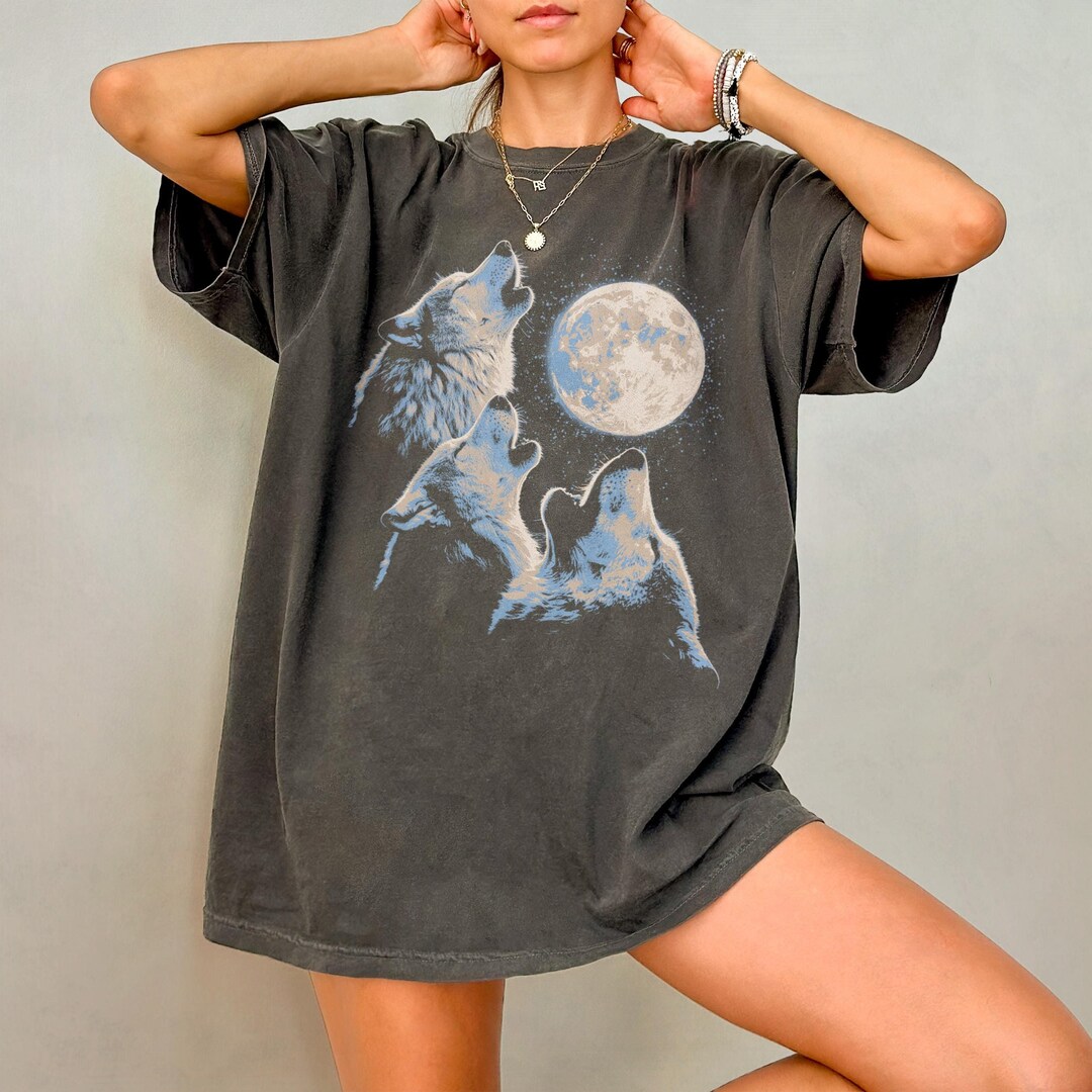 90s Wolf Shirt - Retro Wolf Comfort Colors T-shirt, Howling Wolf Moon ...
