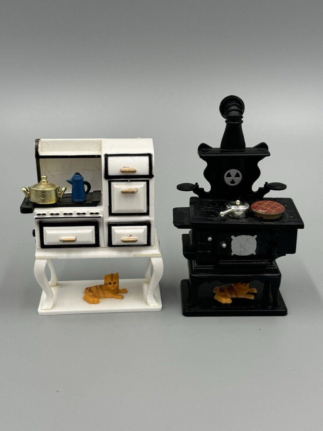 VTG ACME Refrigerator Magnet Black & White Stove W/ Orange Cat Plastic ...