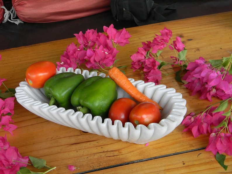 Marble Ruffle Bowls Large Scalloped Decorative Centerpiece for Home ...