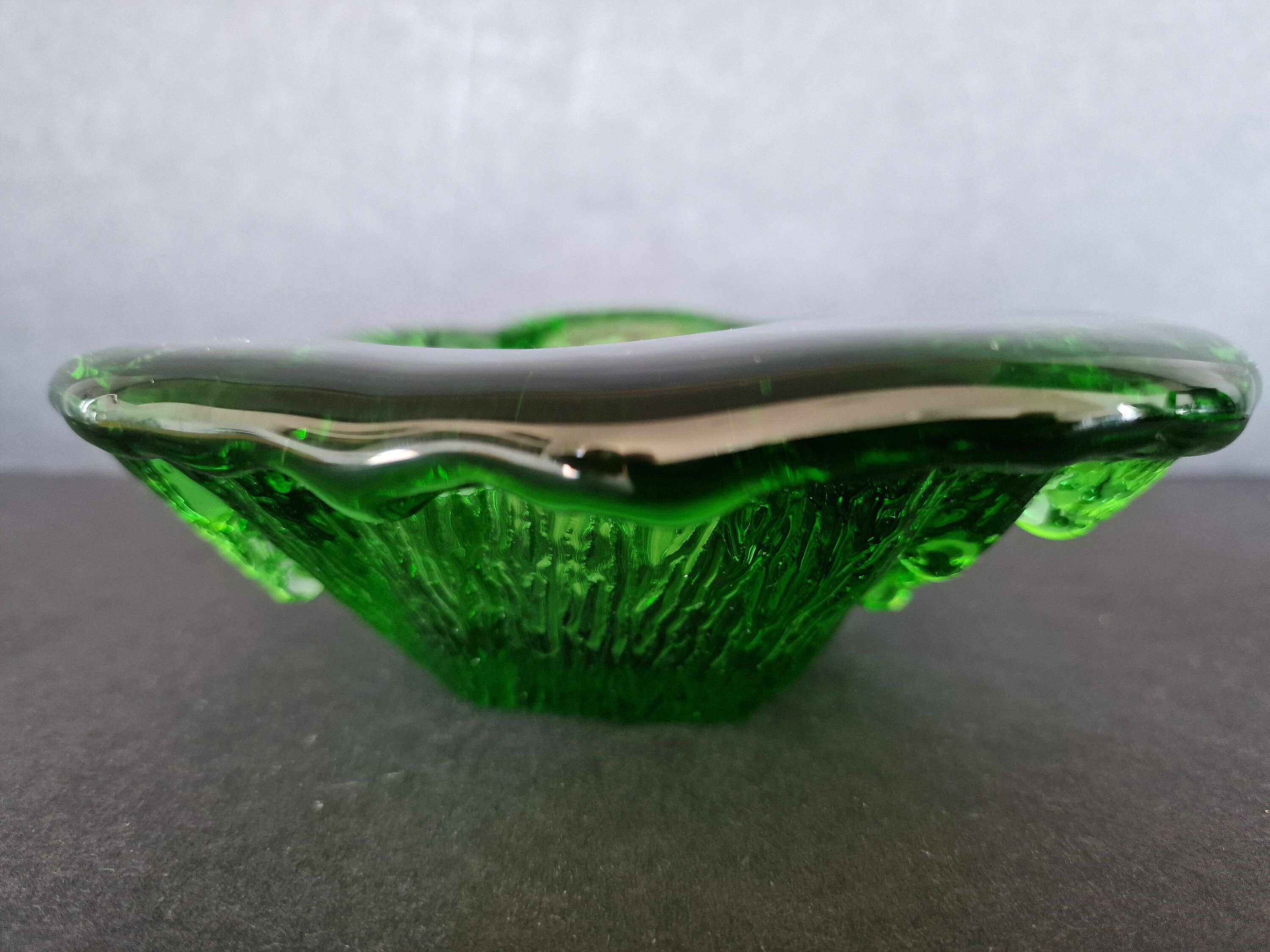 Blenko 'melting Ice' Emerald Crystal Glass Bowl/dish Designed by Don ...