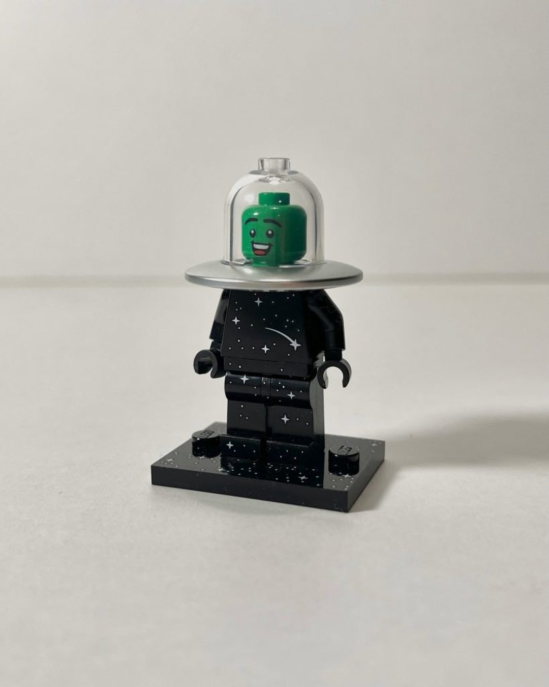 Flying Saucer Costume Fan 71046 LEGO Minifigures Space Series 26 - Etsy