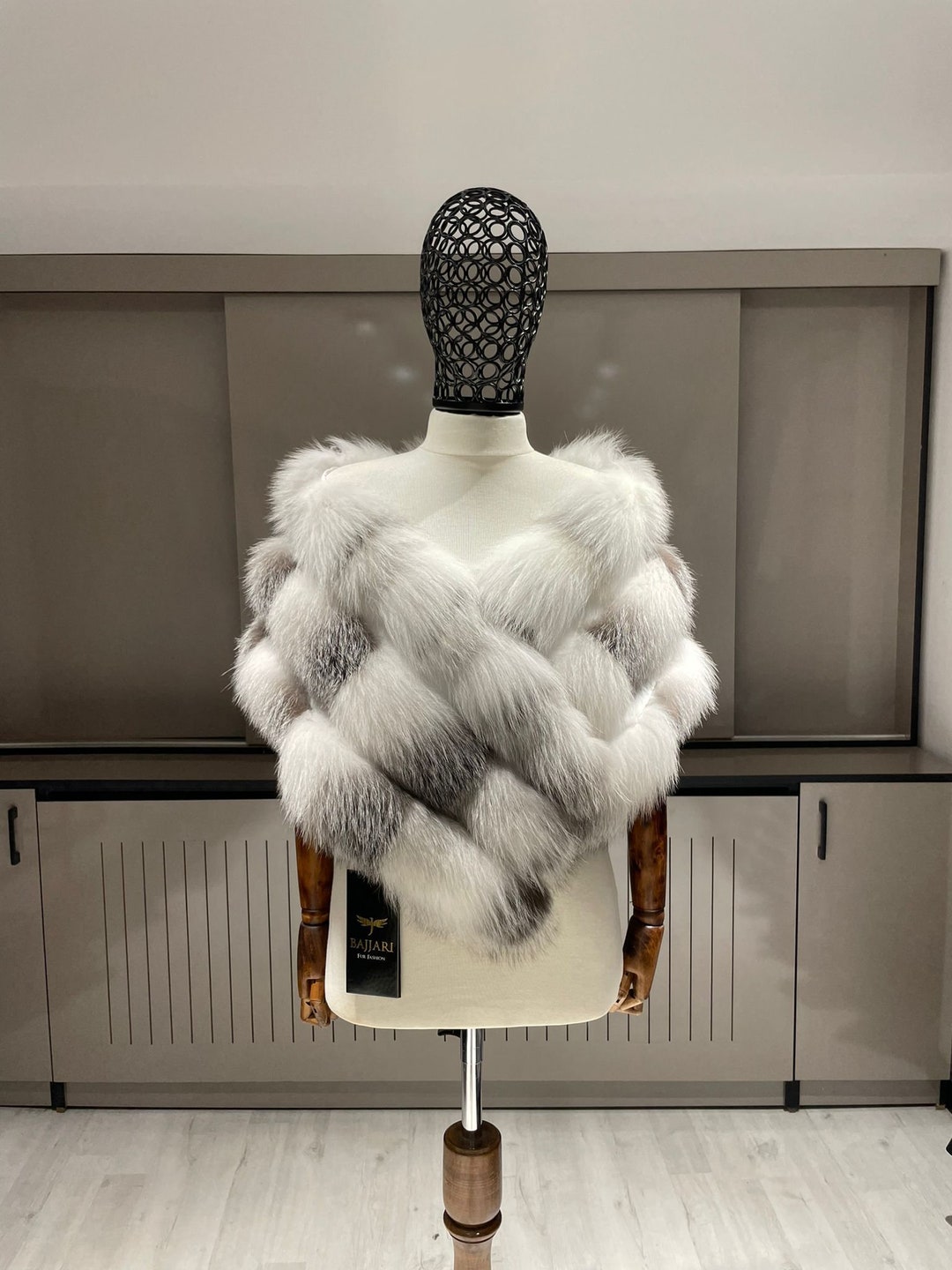 Real Fox Shawl / Rea Fox Fur Shawls / Natural Black White Colours ...