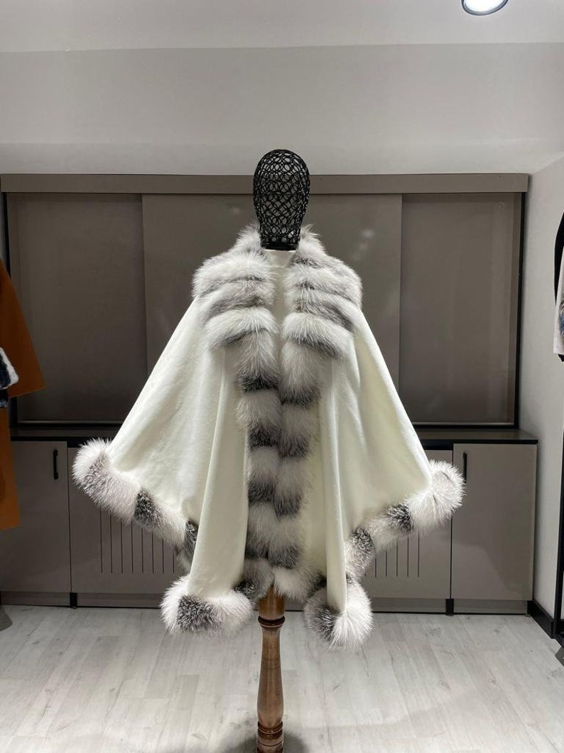 Fox Fur Cape Model/ One Size Fits All / White Colour Stylish Cashmere ...