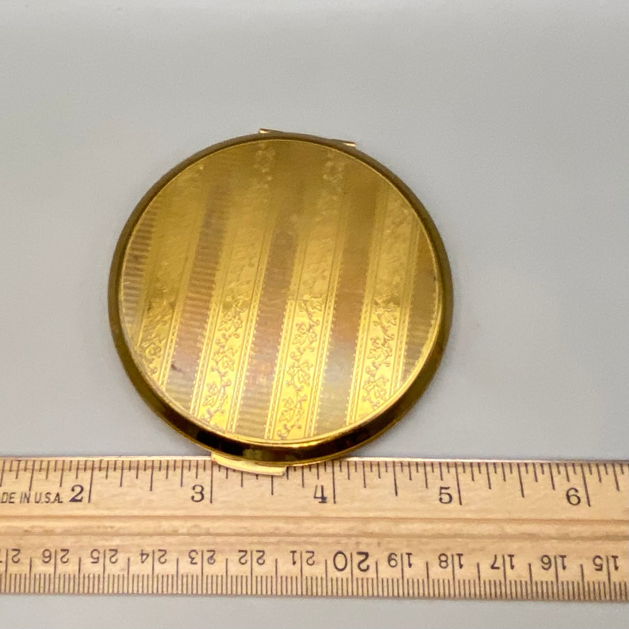 Vintage 1960s 1970s Stratton Powder Compact Gold Leaf Striped Design ...
