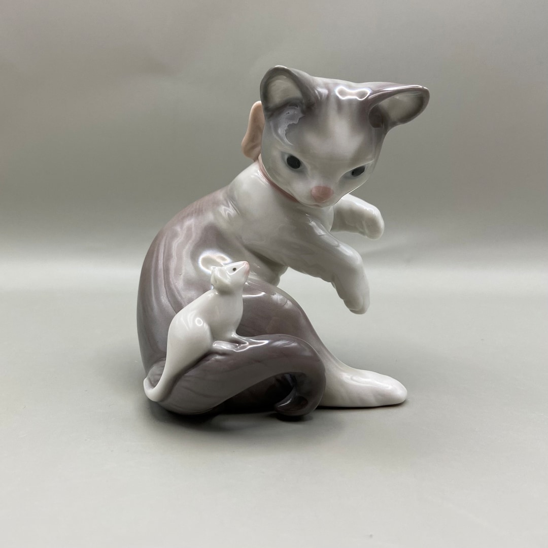 Lladro Retired “cat and Mouse “ Figurine From 1984 - Etsy