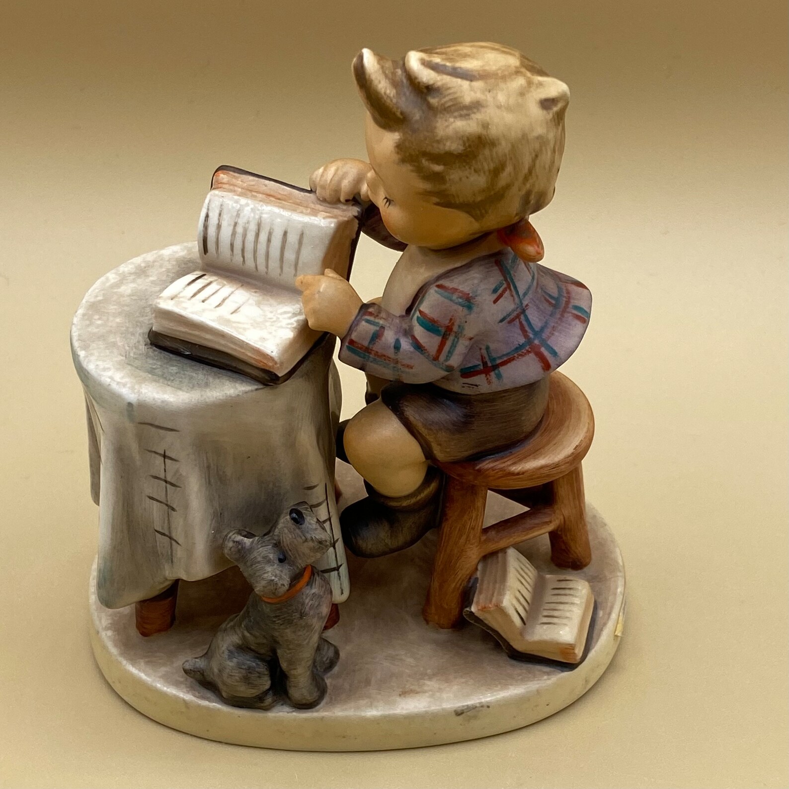 Vintage Hummel Goebel Collectible Figurine “littlebookkeeper” Number ...