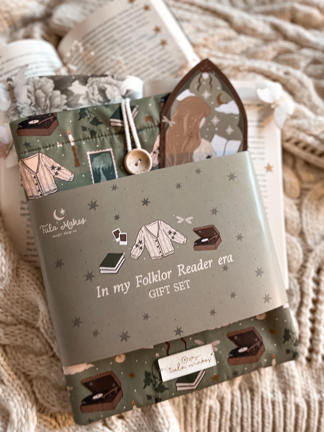 In My Folklore Reader Era Gift Set Book Sleeve + Bookmark Bookish Merch ...