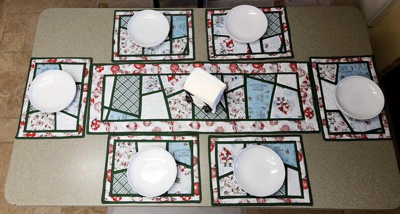6 Christmas Quilted Placemats and 2 Matching Table Runners - Etsy Australia