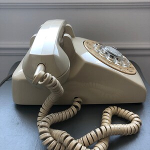 Vintage Beige Rotary Telephone - Etsy