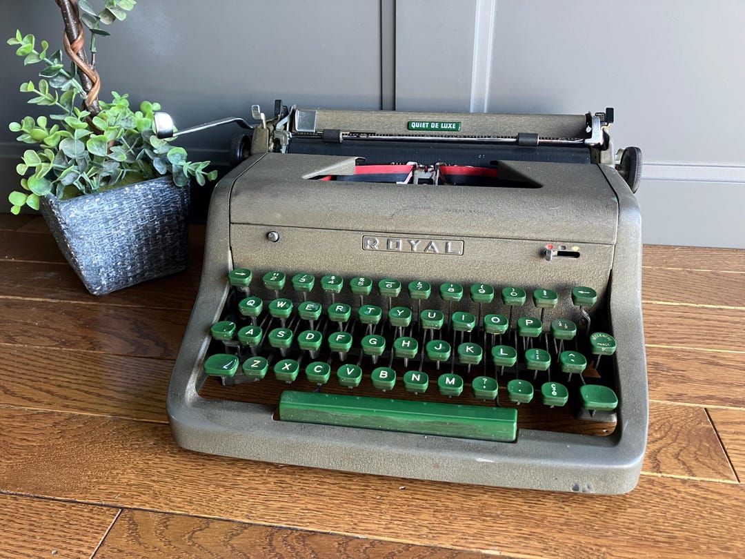 Vintage Typewriter - Royal Quiet De Luxe - With Carrying Case - Etsy