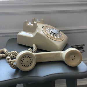 Vintage Beige Rotary Telephone - Etsy