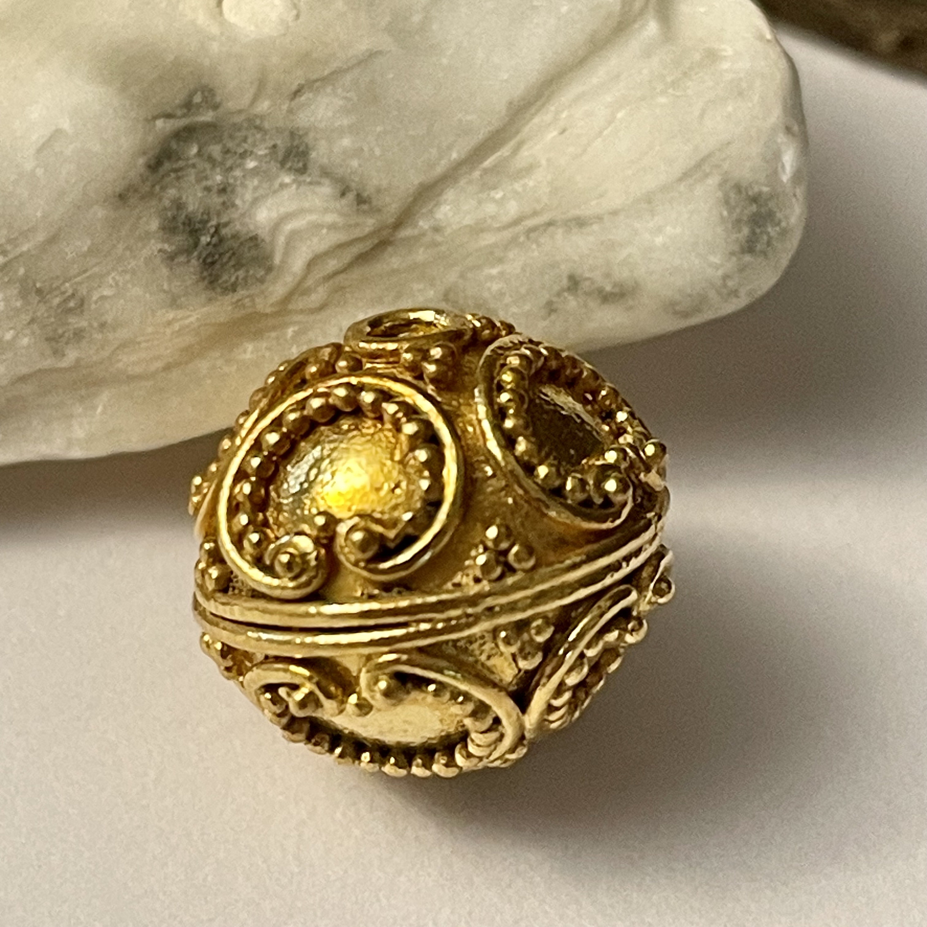 1 Large Vermeil Bead - Fancy Bali Gold Vermeil Carpet Granulated Bead ...