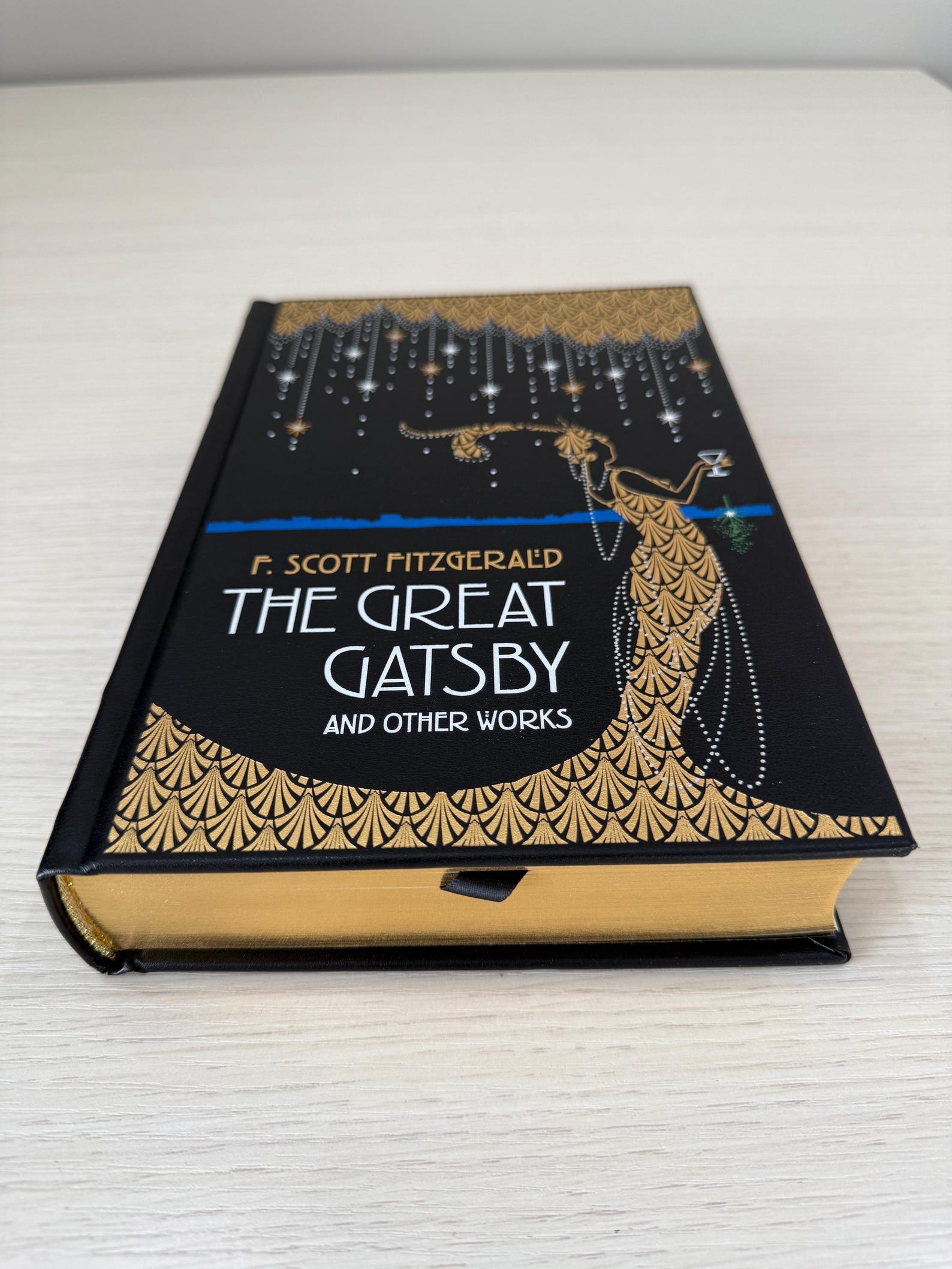 THE GREAT GATSBY by F. Scott Fitzgerald - Collectible Deluxe Edition ...