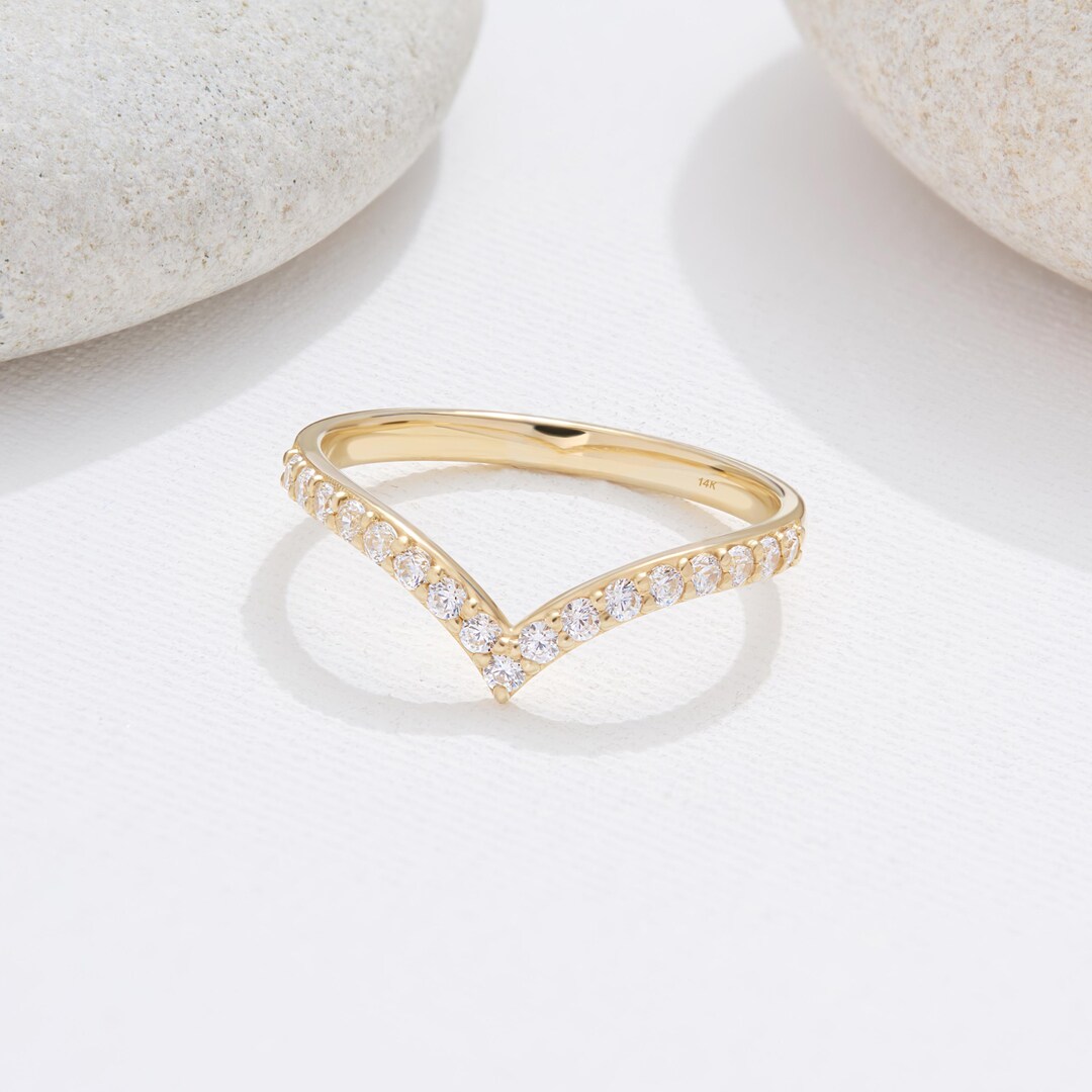 V Shape Diamond Ring 14K Solid Gold Chevron Band: V Design Tiny ...