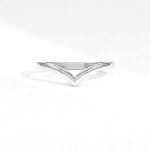 14K Solid Gold V Ring, Dainty Stackable Curved Band, Chevron Wedding ...