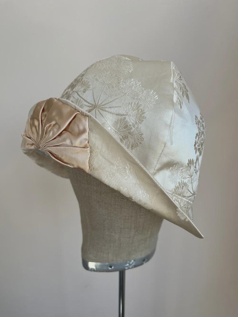 Cloche Hat | 1920s Pattern Hand Tailored | Silk Brocade Ribbon Work ...