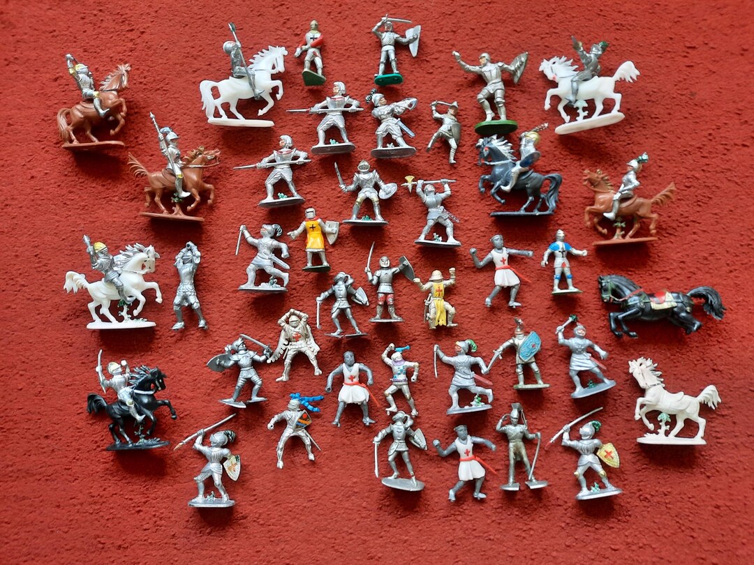 Vintage Plastic Toy Knights Set - Etsy