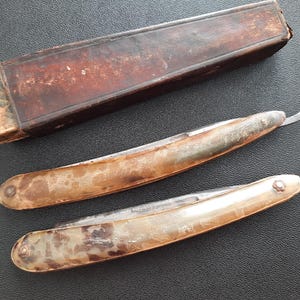 Vintage Pair of Straight Razors - Etsy