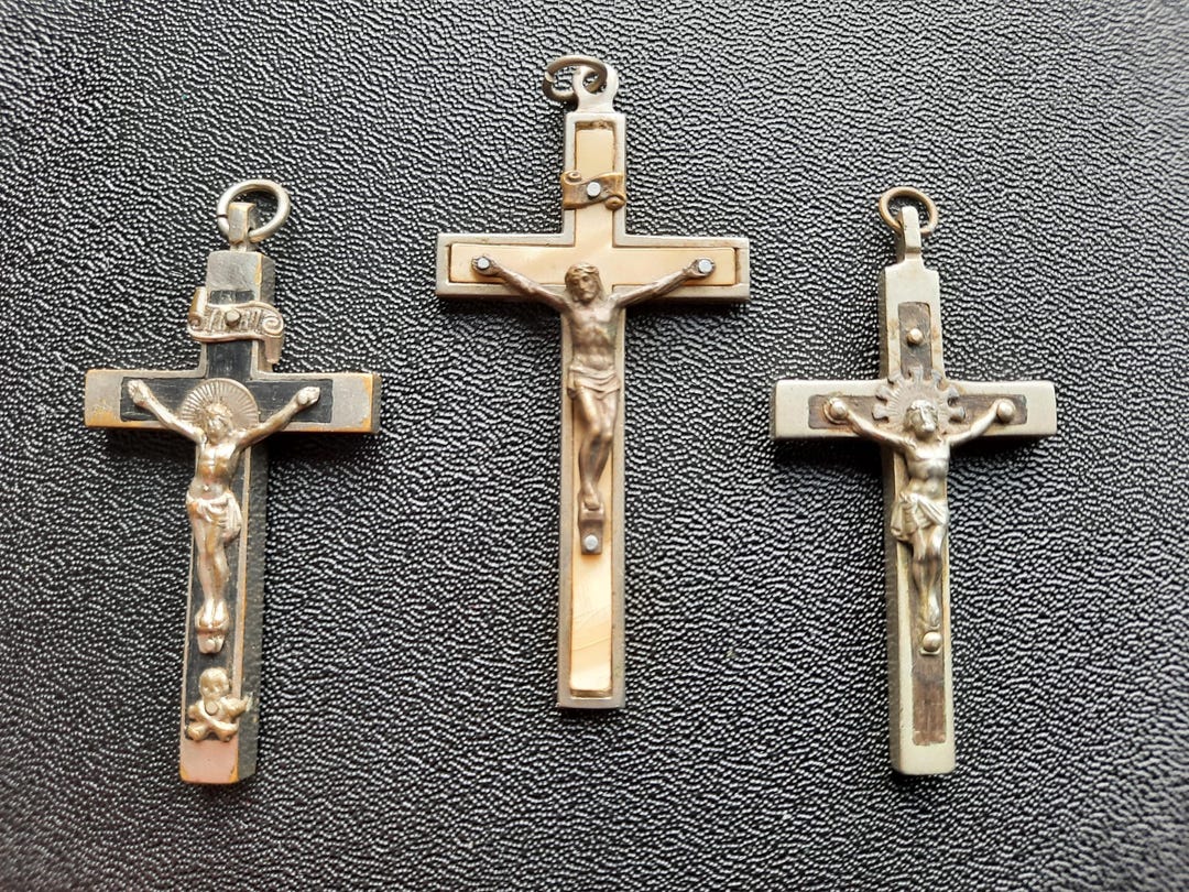 Set of Vintage Christian Crosses - Crucifixes - Etsy