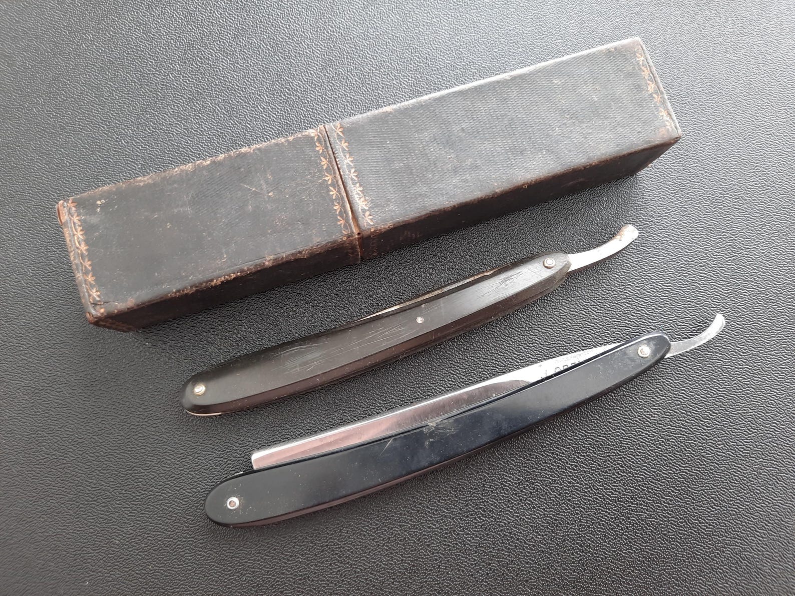 Vintage Pair of Straight Razors - Etsy