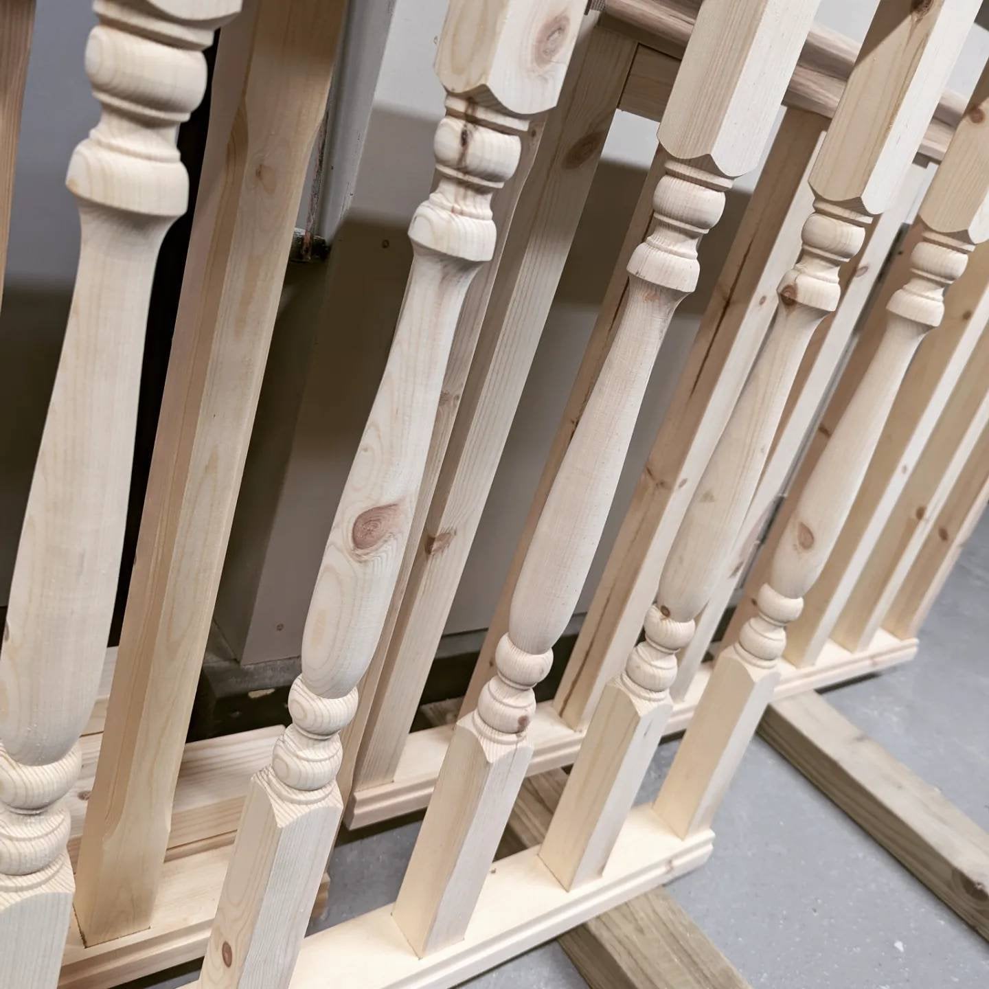 Colonial Spindle Gate/ Stair Gate/ Pet Gate/ Entrance Gate - Etsy UK