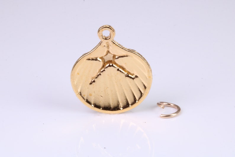 Sea Shell Charm, Made From Solid Yellow Gold, British Hallmarked ...