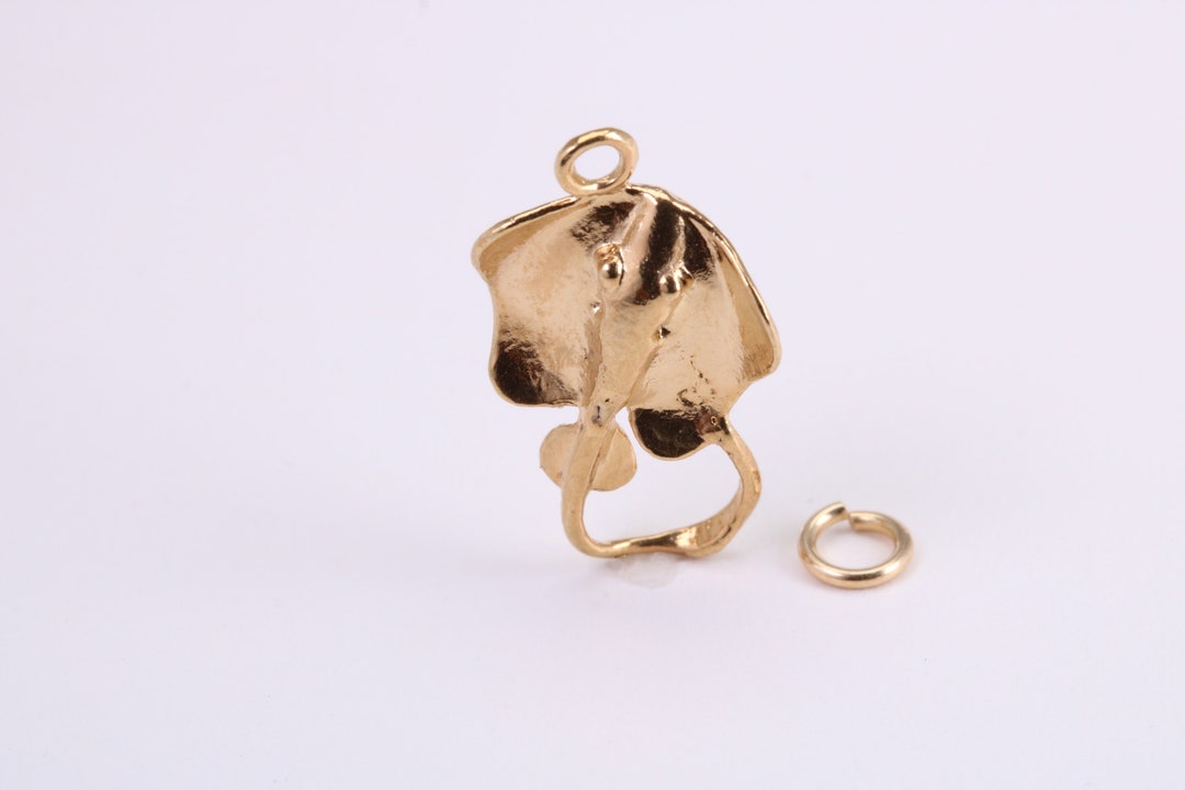 Sting Ray Charm, Traditional Charm, Made From Solid Yellow Gold ...