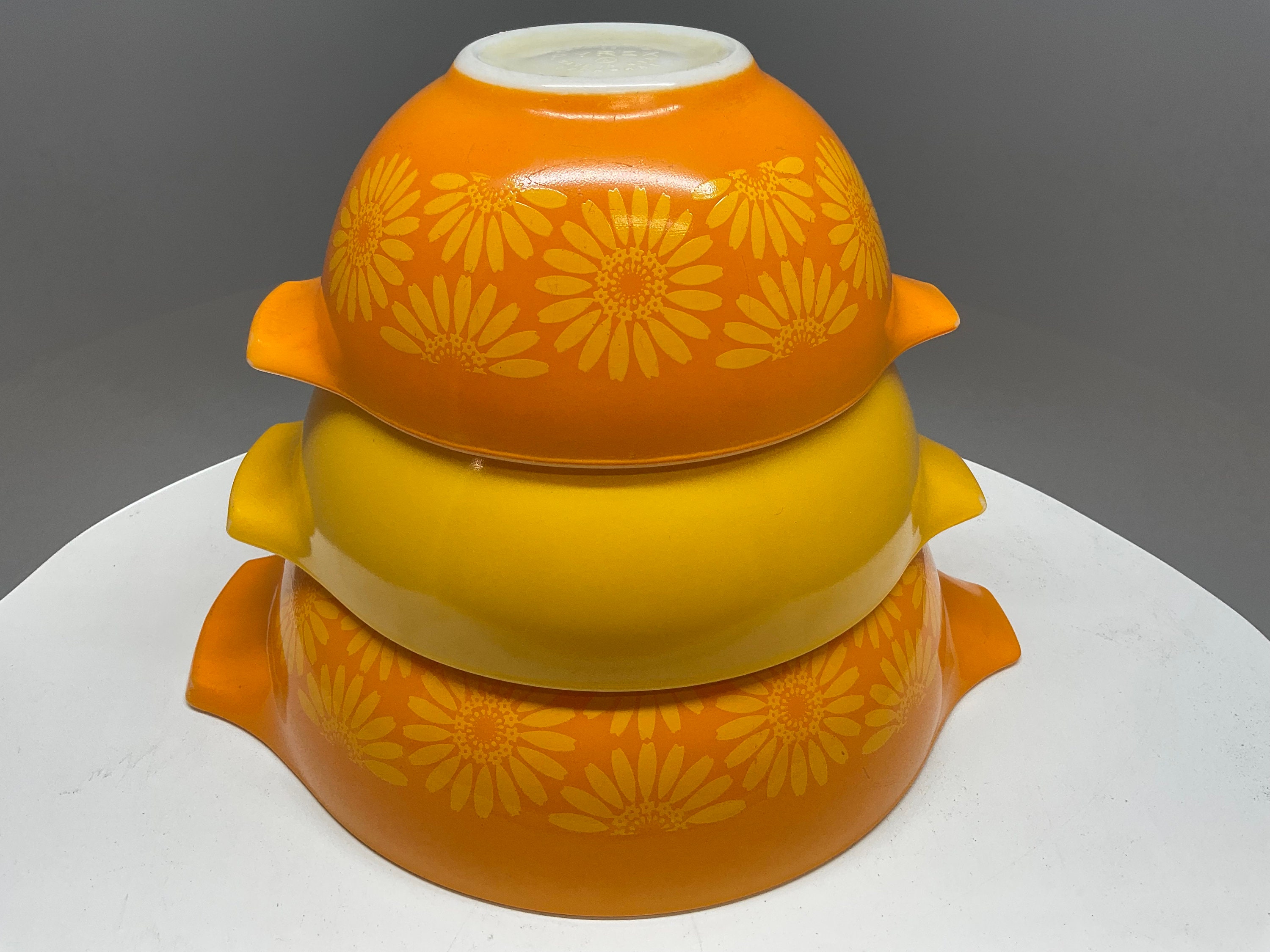 Pyrex SET OF 3 Cinderella Mixing Bowls, Sunflower Daisy 1968-1973 - Etsy