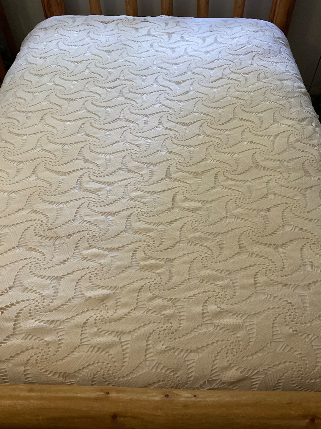 Vintage Hand Crochet Bedspread: Large Pinwheel Pattern, Queen/king - Etsy