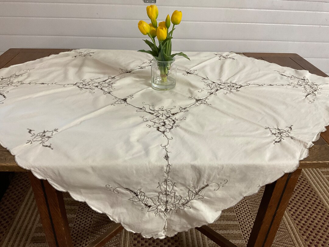 Vintage Cutwork Pale Yellow Tablecloth. Beautiful Linens Decor! SHIPS ...