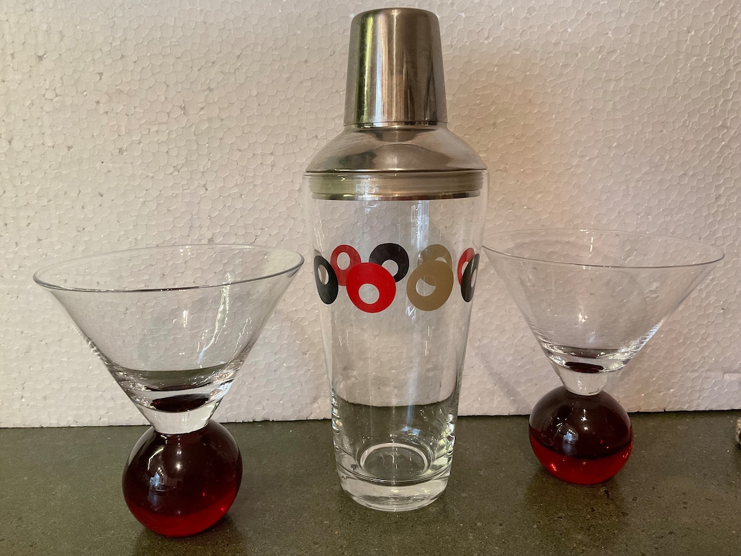 Retro Chic Cocktail Shaker With 2 Hand Blown Martini Glasses. SHIPS ...