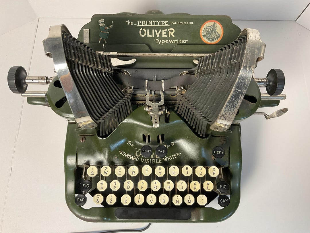 1919 Oliver 9 Batwing Typewriter: Antique Working Condition, Rare Find ...