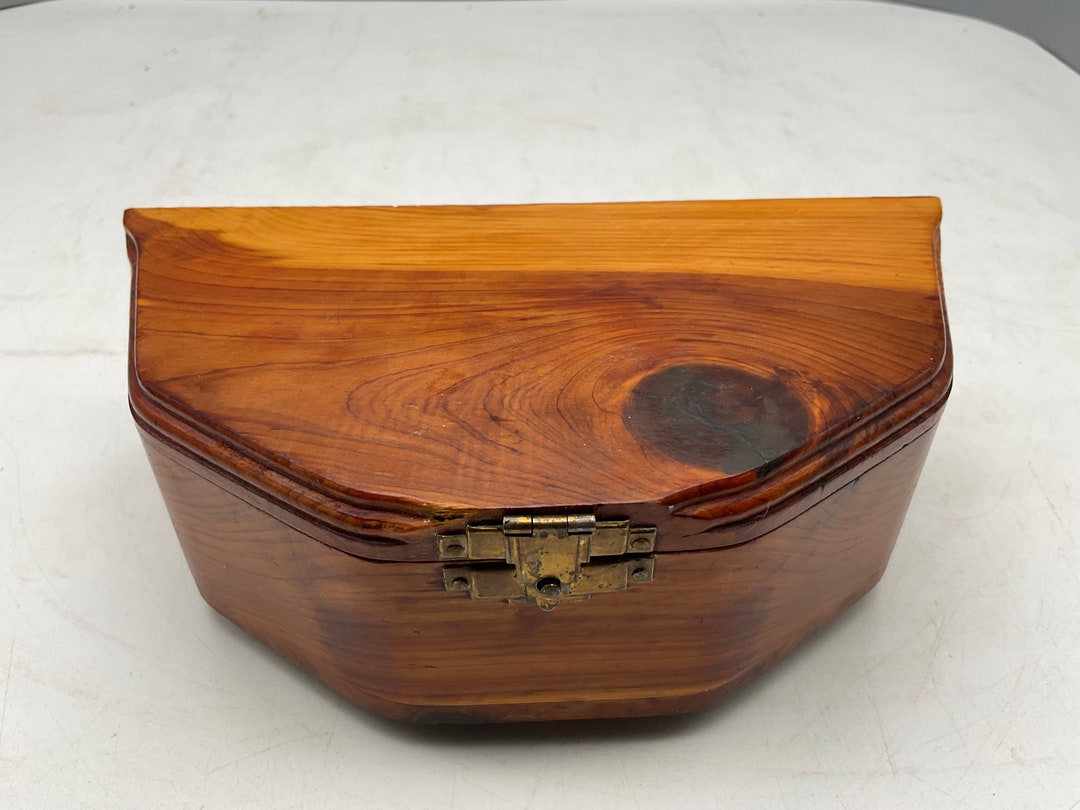 Music Box, Cedar, Sankyo Handmade, Vintage Plays "somewhere in Time" - Etsy