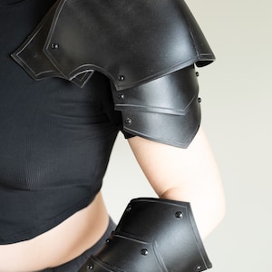 Shoulder/pauldron and Bracer Armor Patterns: Fantasy, Medieval, EVA ...