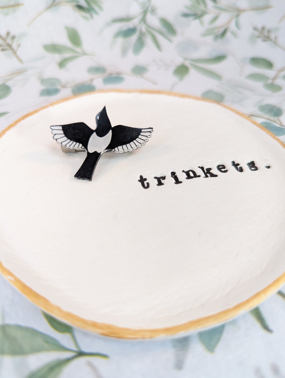 Magpie Pin, Magpie Badge, Bird in Flight Lightweight Pin, Gift for ...