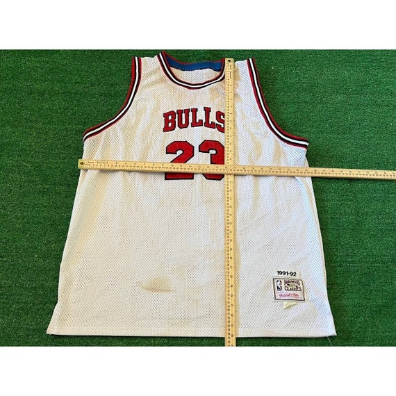 Vintage Mitchell & Ness Chicago Bulls 1991-92 #23 Mic… - Gem