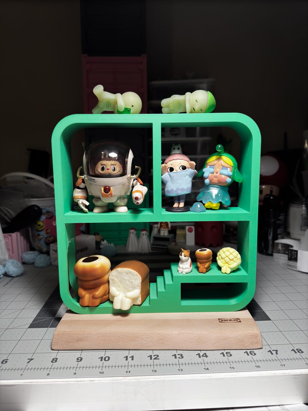 Art Toy Display Frame for Smiski - 3D Printed Green Square Home for ...