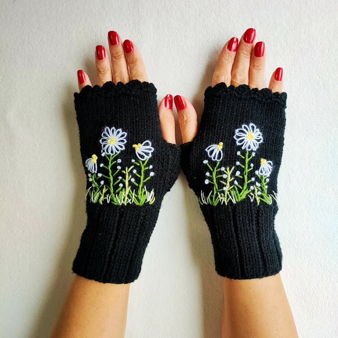 Daisy Embroidered Hand Knitted Fingerless Gloves/floral Embroidered ...