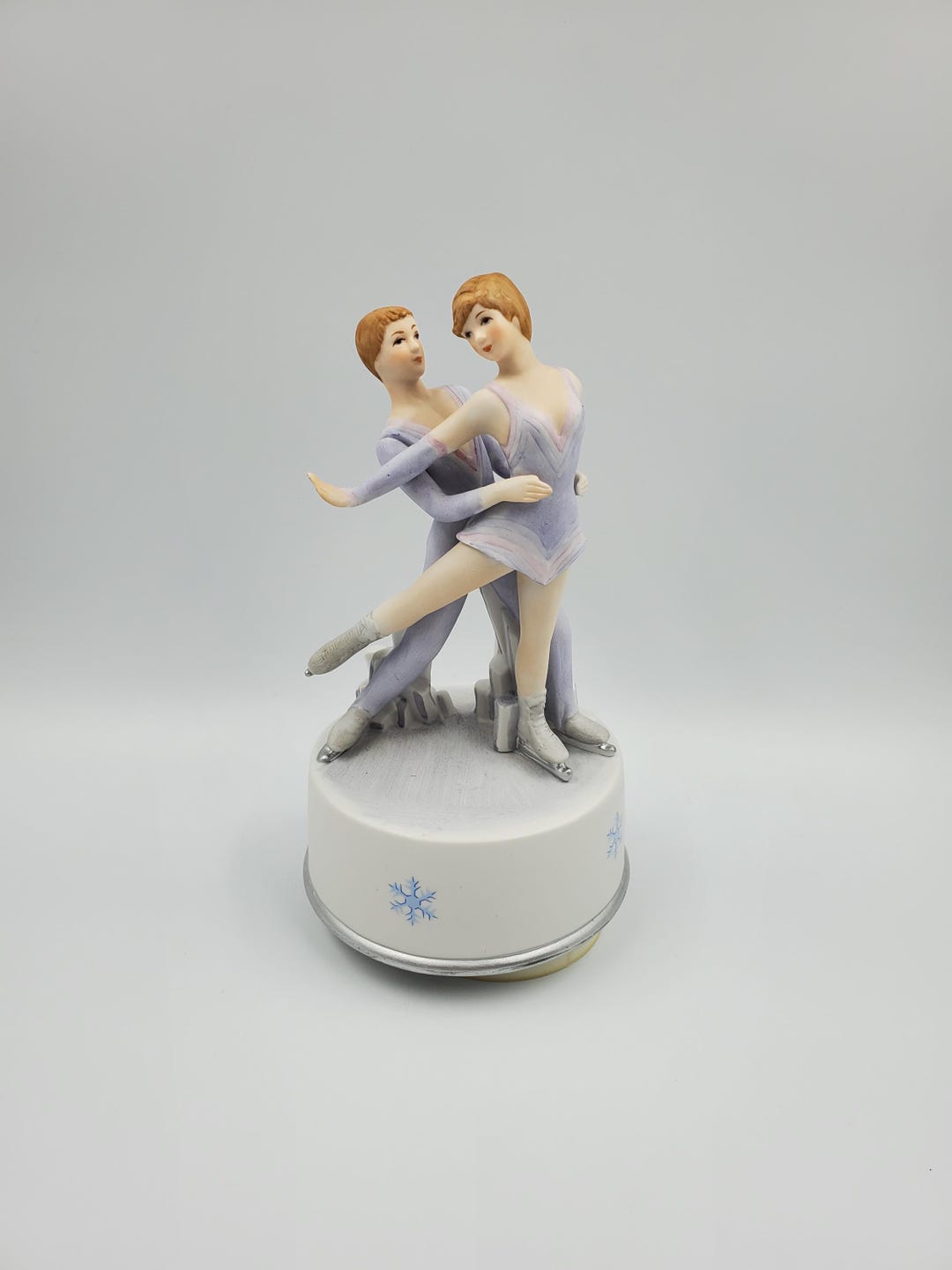 Schmid Ceramic Figure Skating Couple Musical Box Figurine - Etsy