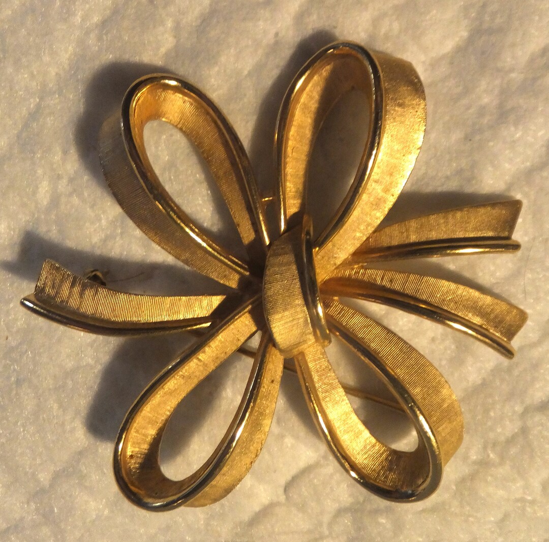 Trifari Ribbon Pin - Etsy