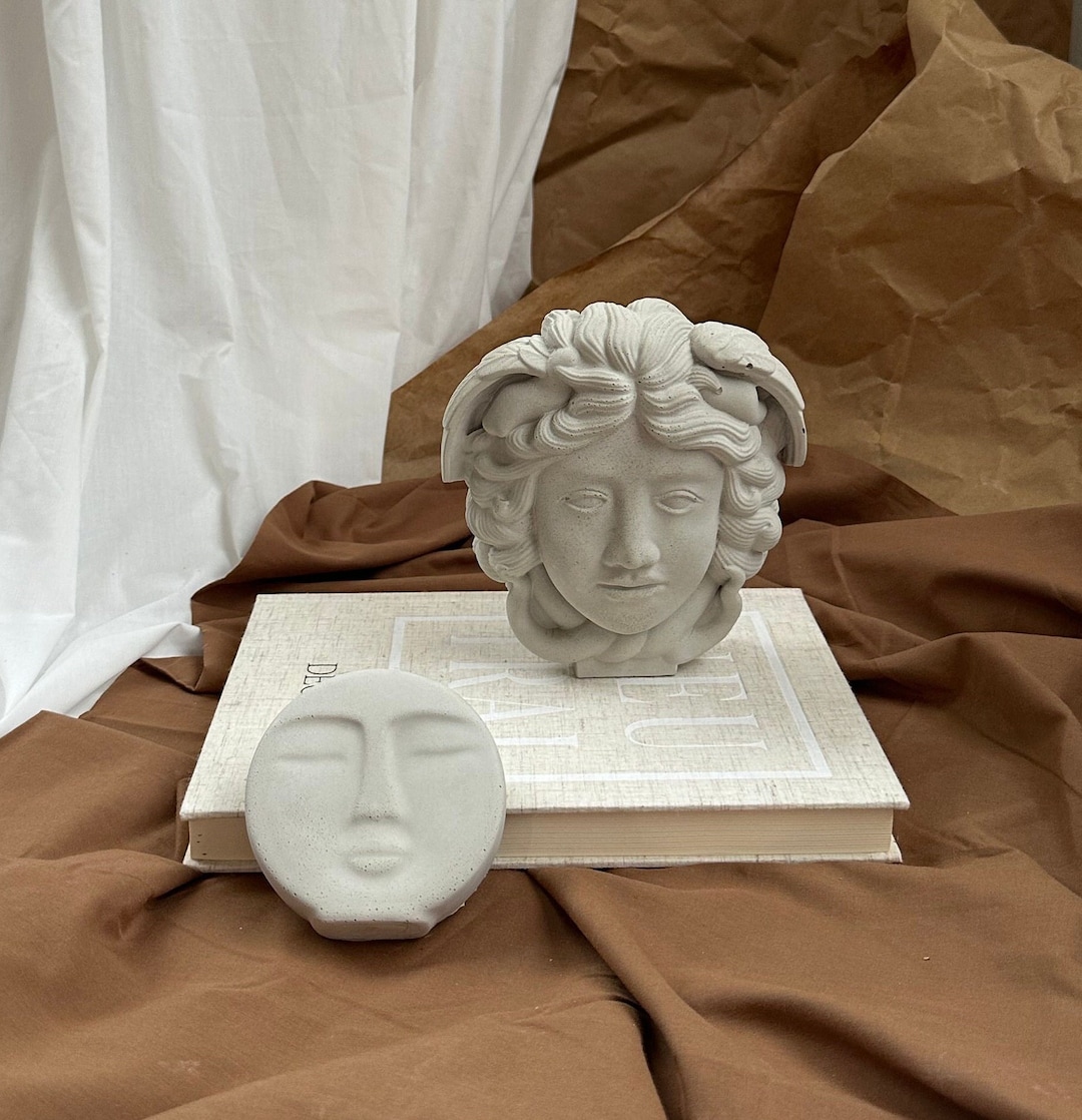 Concrete Medusa Statue Handcrafted Mythological Decor Piece , Medusa ...