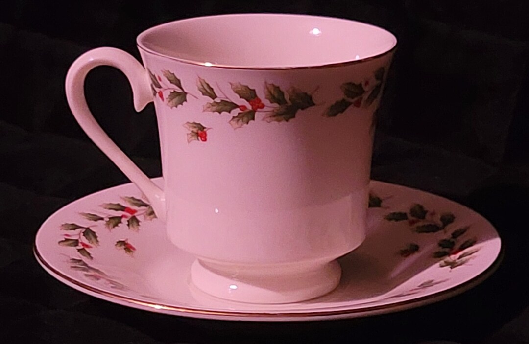 Holly Berry by WORLD BAZAARS Footed Cup & Saucer Set, Art, Collectible ...