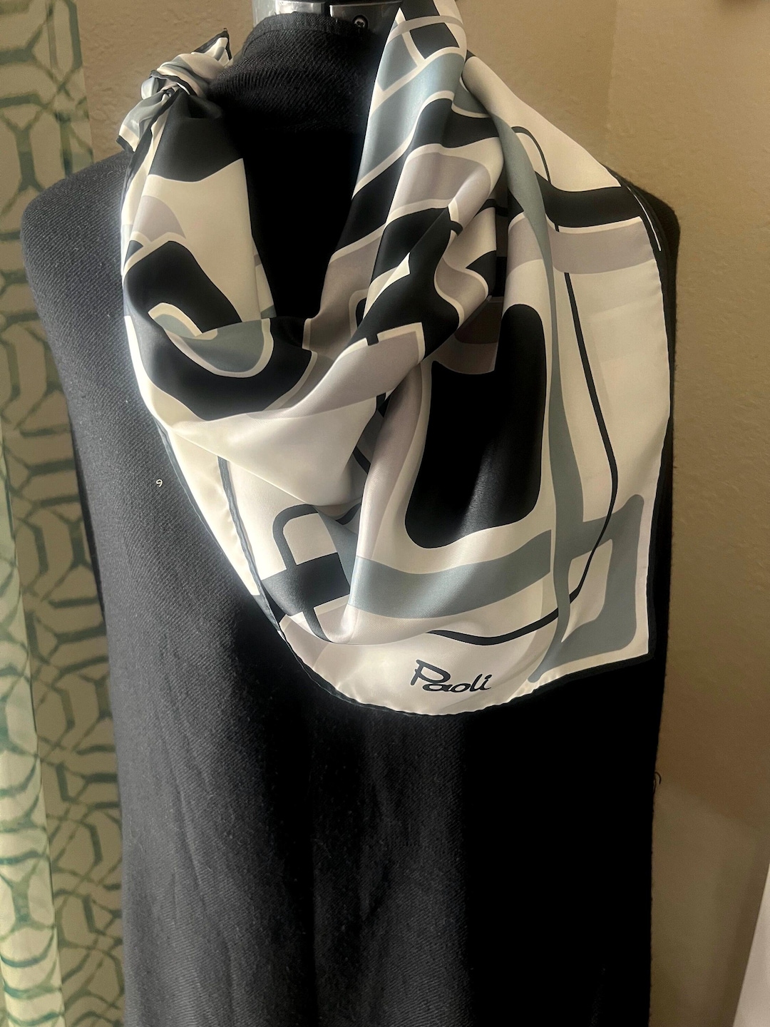 Paoli Black, White and Grey Vintage Scarf - Etsy